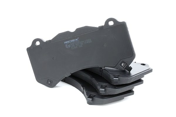 Bremsbeläge für Nissan GT-R R35 V6 2007 - 2010 486PS / 357kW Benzin